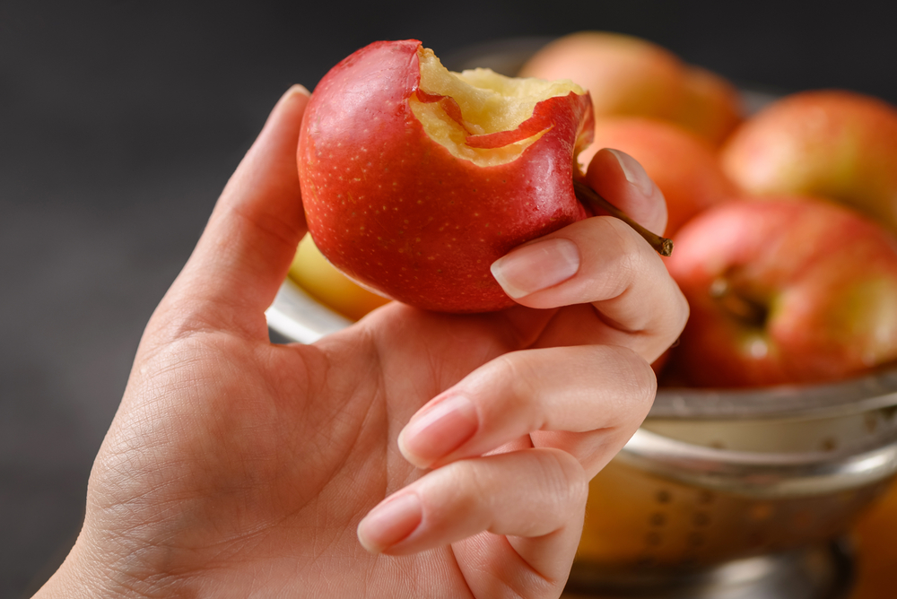 15 Remarkable Health Benefits of Apples - FactAvenue