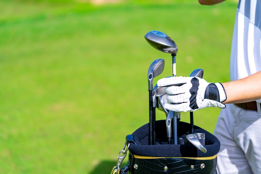 A Beginner’s Guide to Buying Your First Set of Golf Clubs - FactAvenue