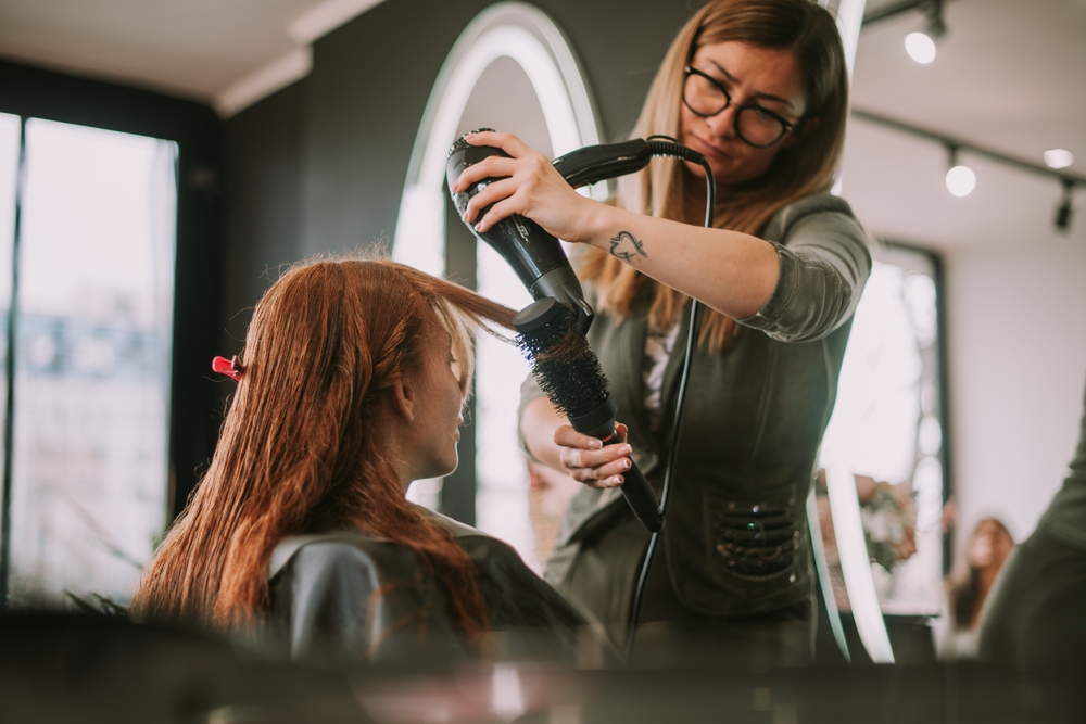 Choosing the Right Hairdressing Course: What You Need to Know - FactAvenue